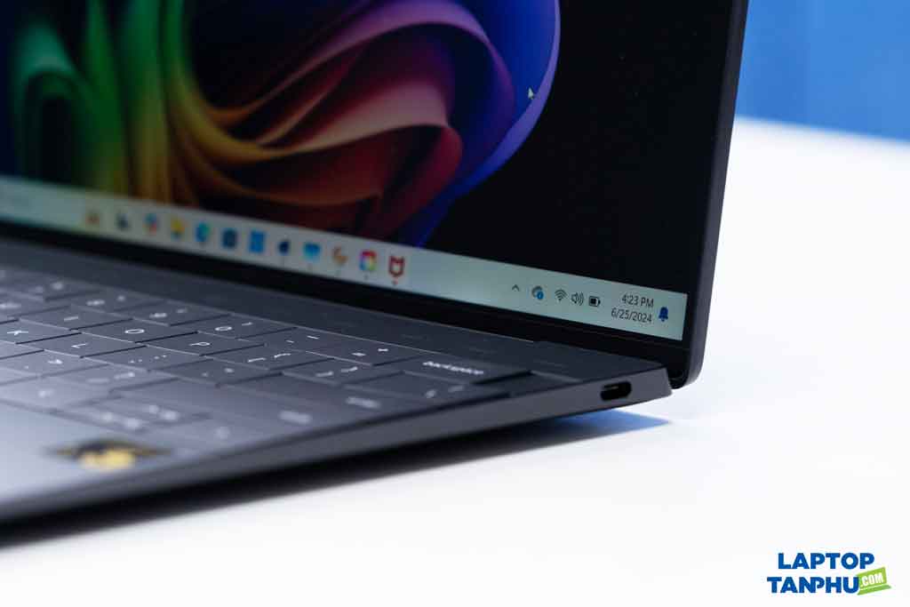 Dell XPS 13 9345U Snapdragon X Elite model hot 2025